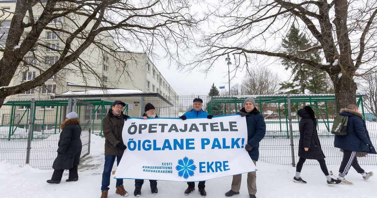 EKRE liikmed avaldasid õpetajatele toetust