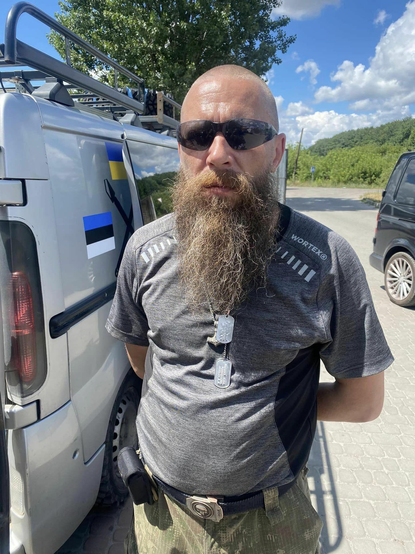 Ukraina sõjaväe abistaja: Slava Ukraini skandaali tõttu on pankroti ...