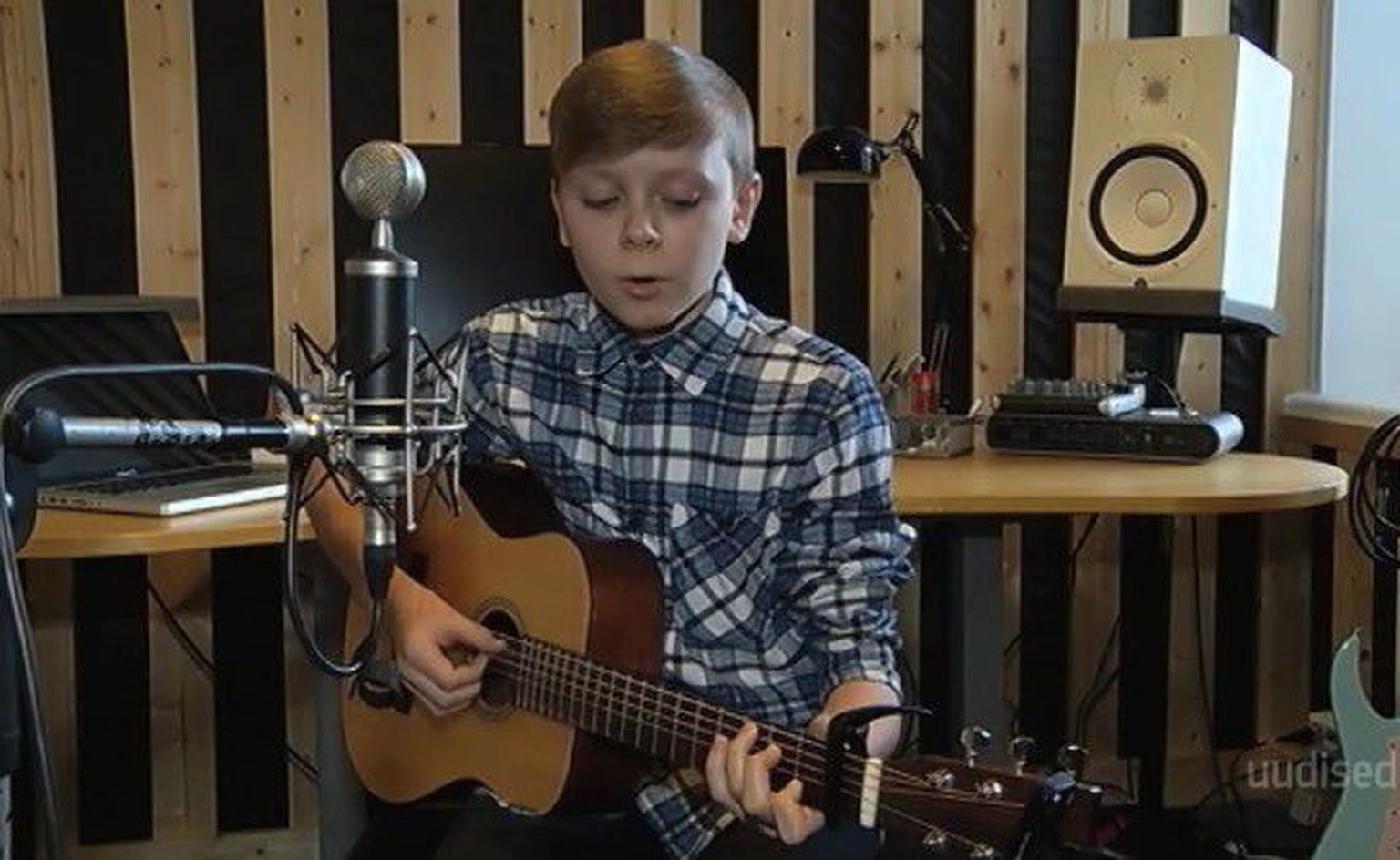 Video: Mart Poomi 13-aastane poeg Andreas laulab kui noor jumal!