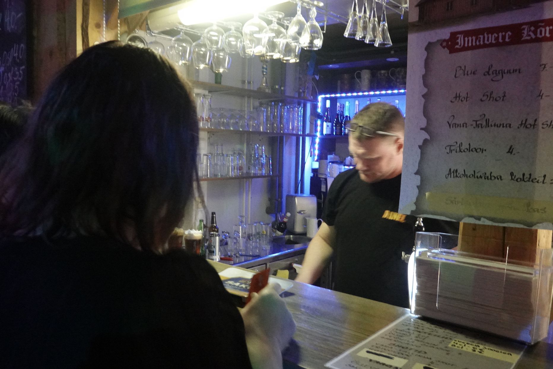 Menukas artist tühistas Imavere kõrtsis esinemise