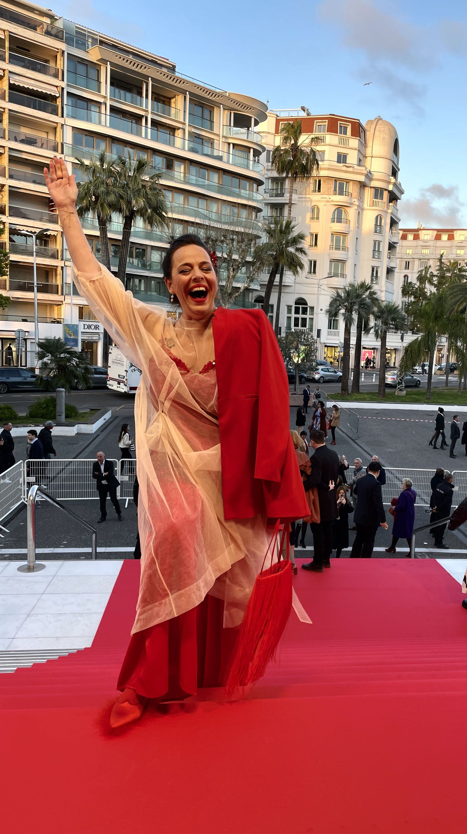 "Latvija var!" Gundega Skudriņa ar komandu gūst atzinību pasaules ...