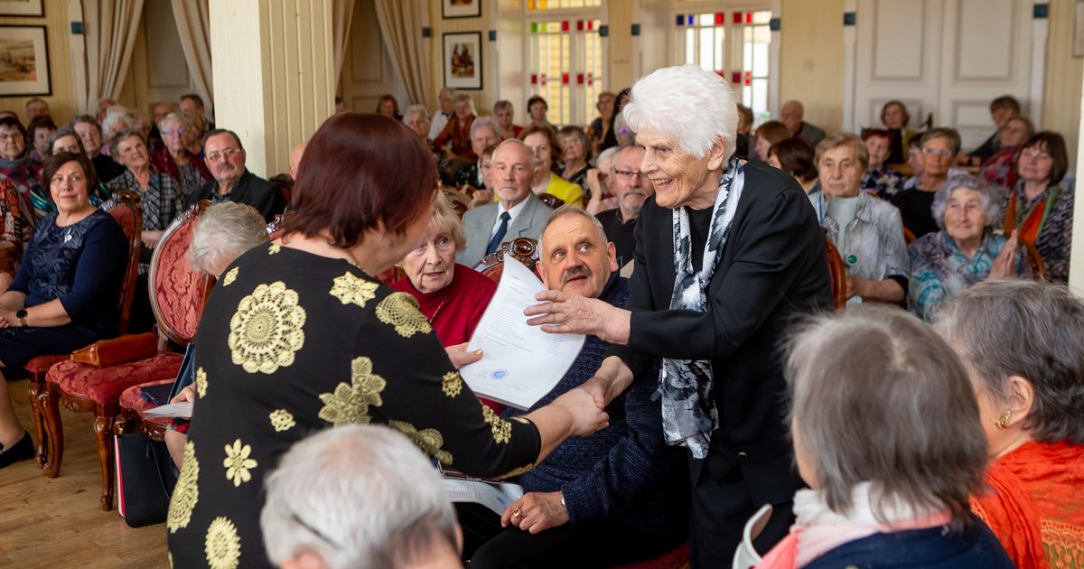 PIKK VIDEO AKTUSELT Väärikate ülikooli lõputunnistuseni jõudis 117 õppurit