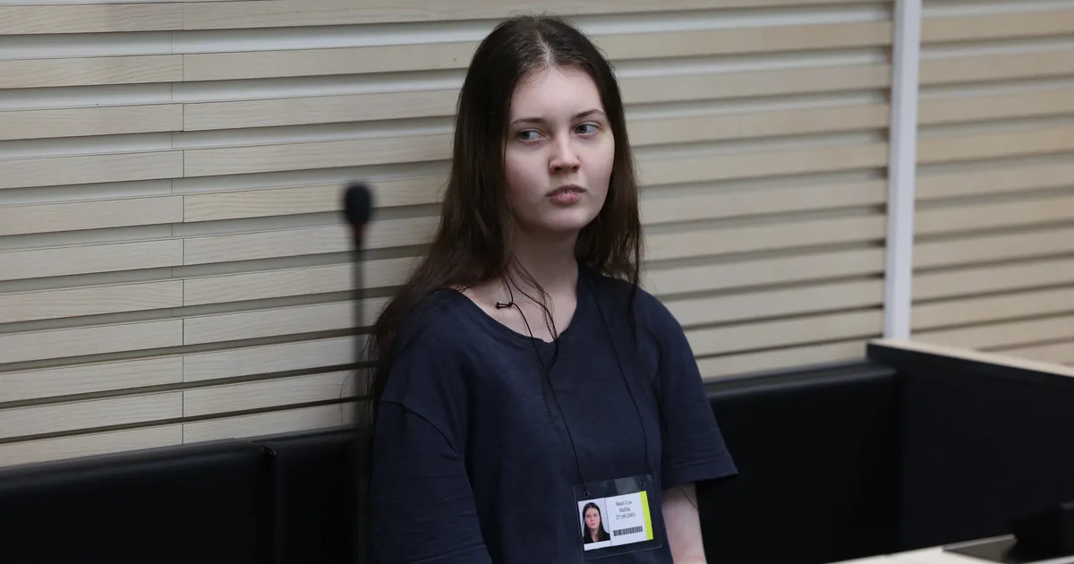 FOTOD 20-aastane neiu lõi Lasnamäel prügi välja viima läinud ...