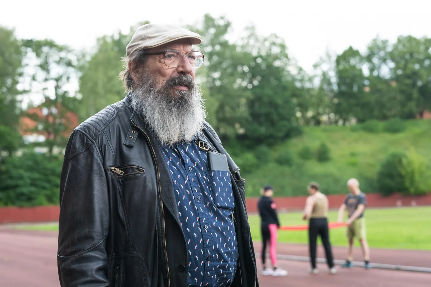 Peeter Volkonski ja Must Kast liidavad staadionil muusikat ...