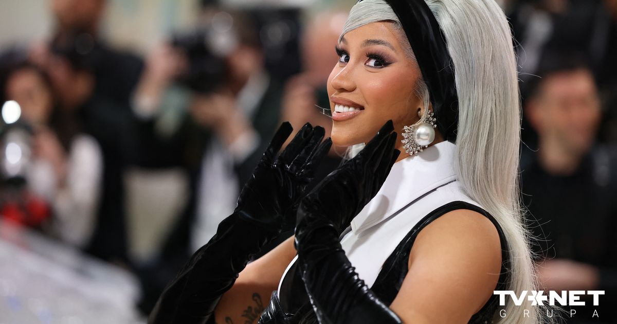 Cardi B un ekstravagantā "Chenpeng Studio" kleita