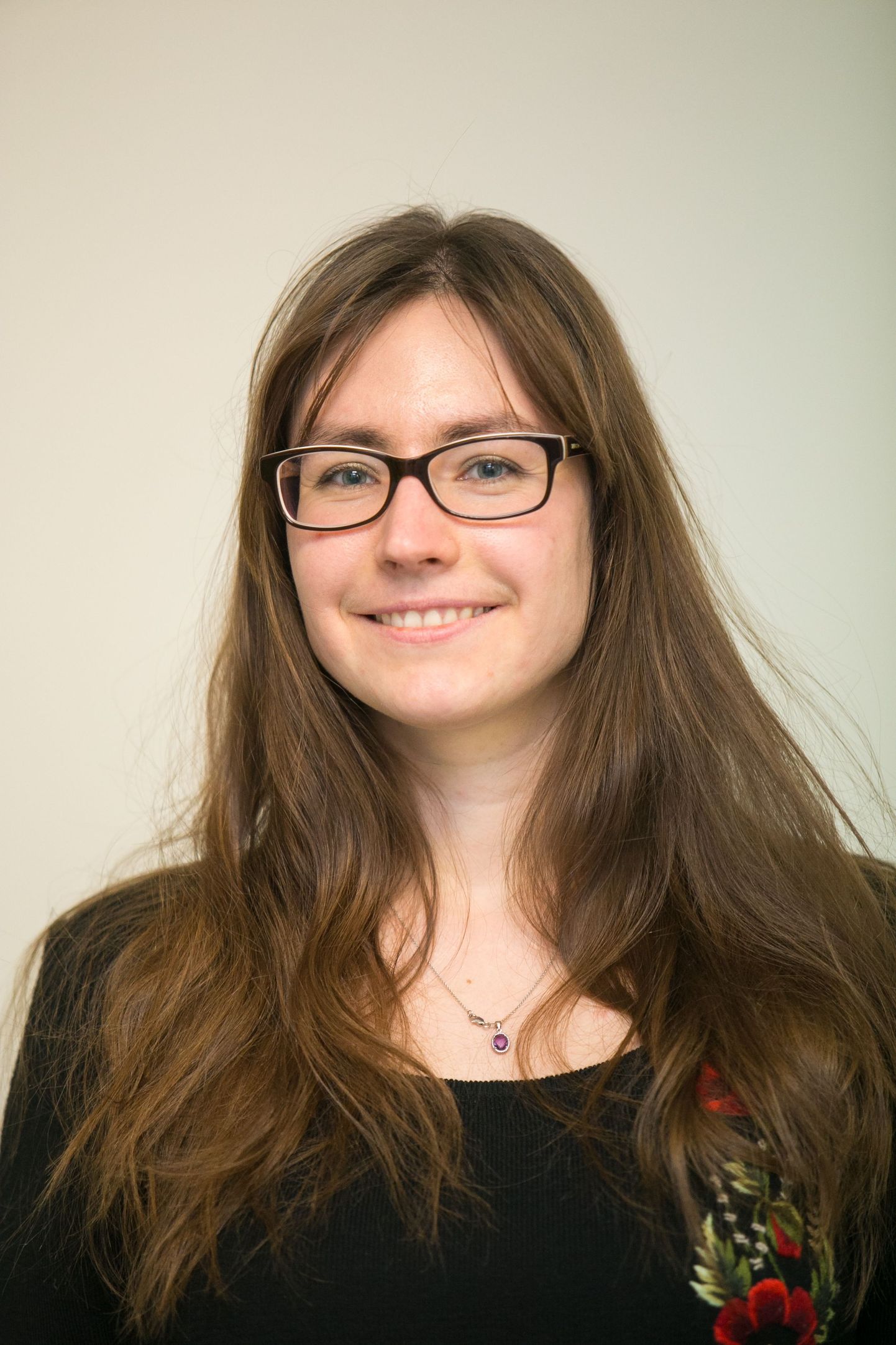 LIINA LAKS Uskumatu antireklaam Eestile