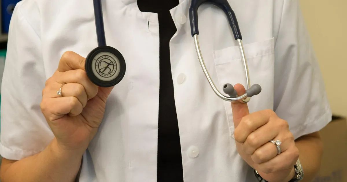 28 spetsialisti lõpetab Tallinna tervishoiu kõrgkooli Kohtla-Järve ...