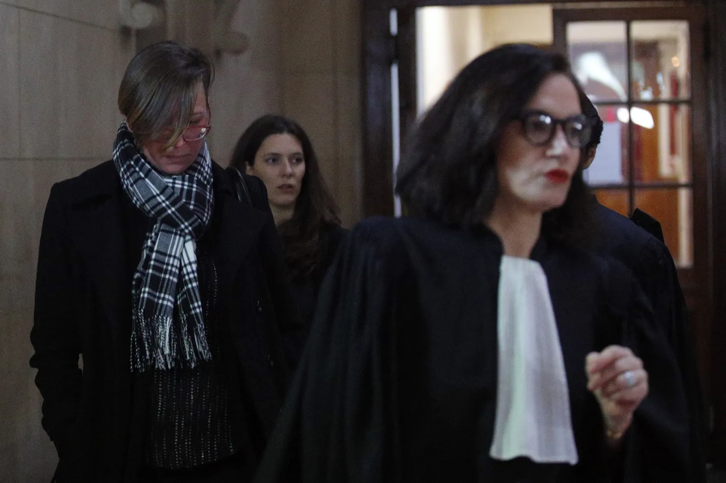 Süüdistus: Pariisi politsei peakorteris grupivägistati turist