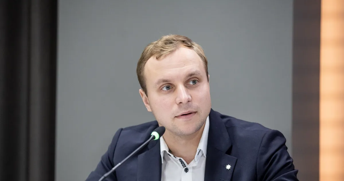 KARL SANDER KASE Pakutud hariduslepe kõlbab ainult pliidi alla tule ...