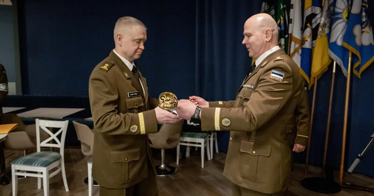 GALERII Kolonelleitnant Raigo Paimla võttis maleva üle