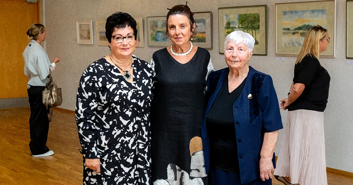 Kolm naist, kolm (vesi)värvilist maailma