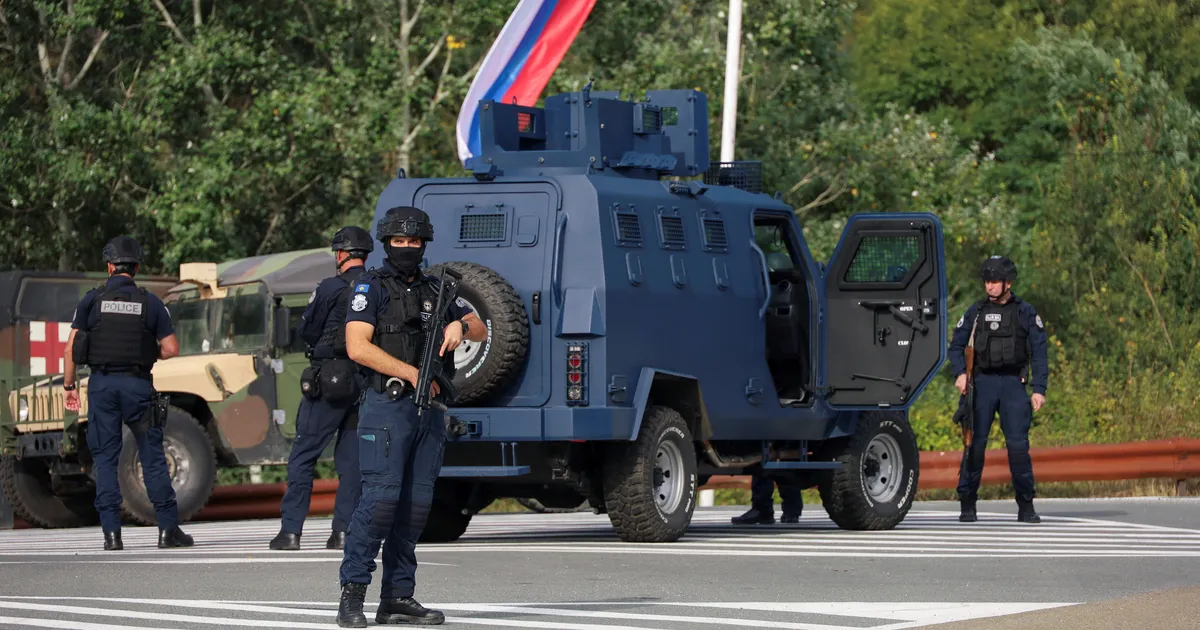 LAHING JÄTKUB Kosovo julgeolekujõud on politseiniku tapnud 30 ...