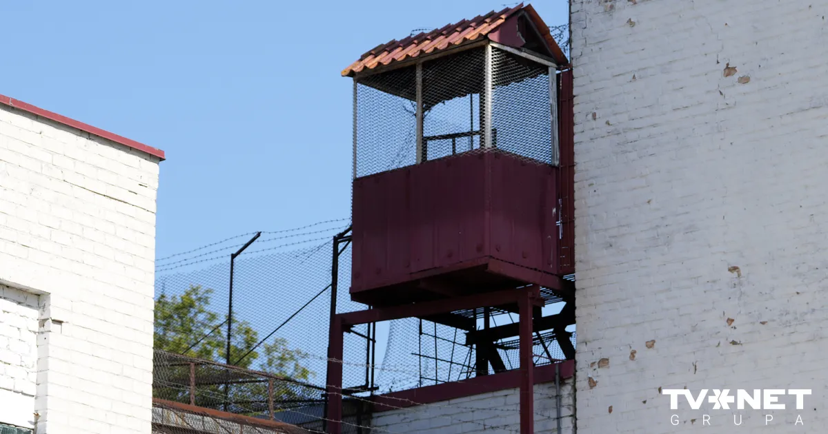 Reforma par divu veidu cietumu sistēmu varētu ietekmēt dažus simtus ...