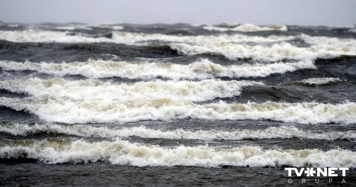 Pat 25 metri sekundē! Stiprais vējš plosīsies līdz pat svētdienai