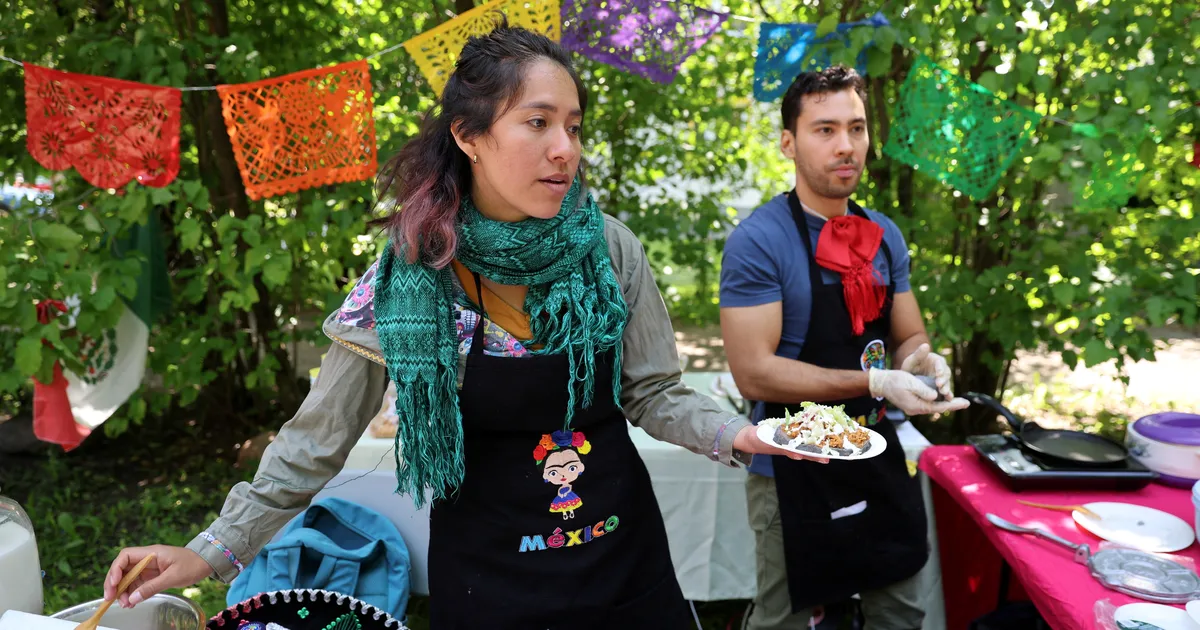 GALERII Rahvaste road, kirev tantsu- ja laulukava ning ilus ilm ...