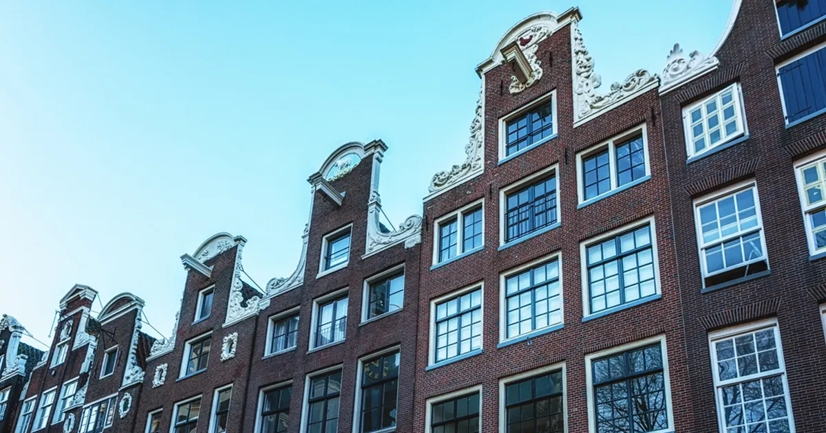 Miks Amsterdami majade tipust palgijupid välja ulatuvad?