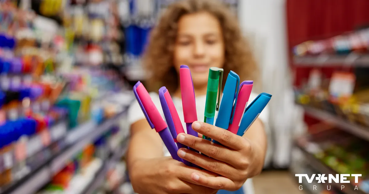 Veikals atklāj, cik daudz naudas pircēji Latvijā tērē skolas preču iegādei