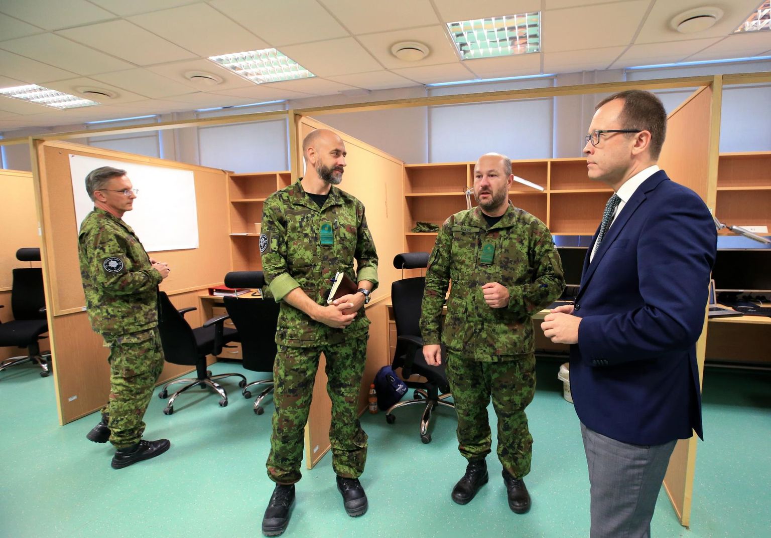 Mereväelased taltsutavad Tartus Occasust