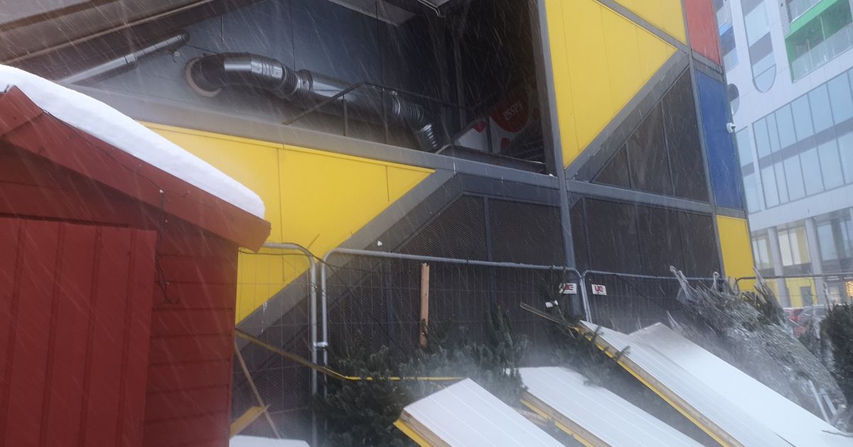 FOTOD Tormituul kiskus Torupilli Selverilt seinapaneelid maha