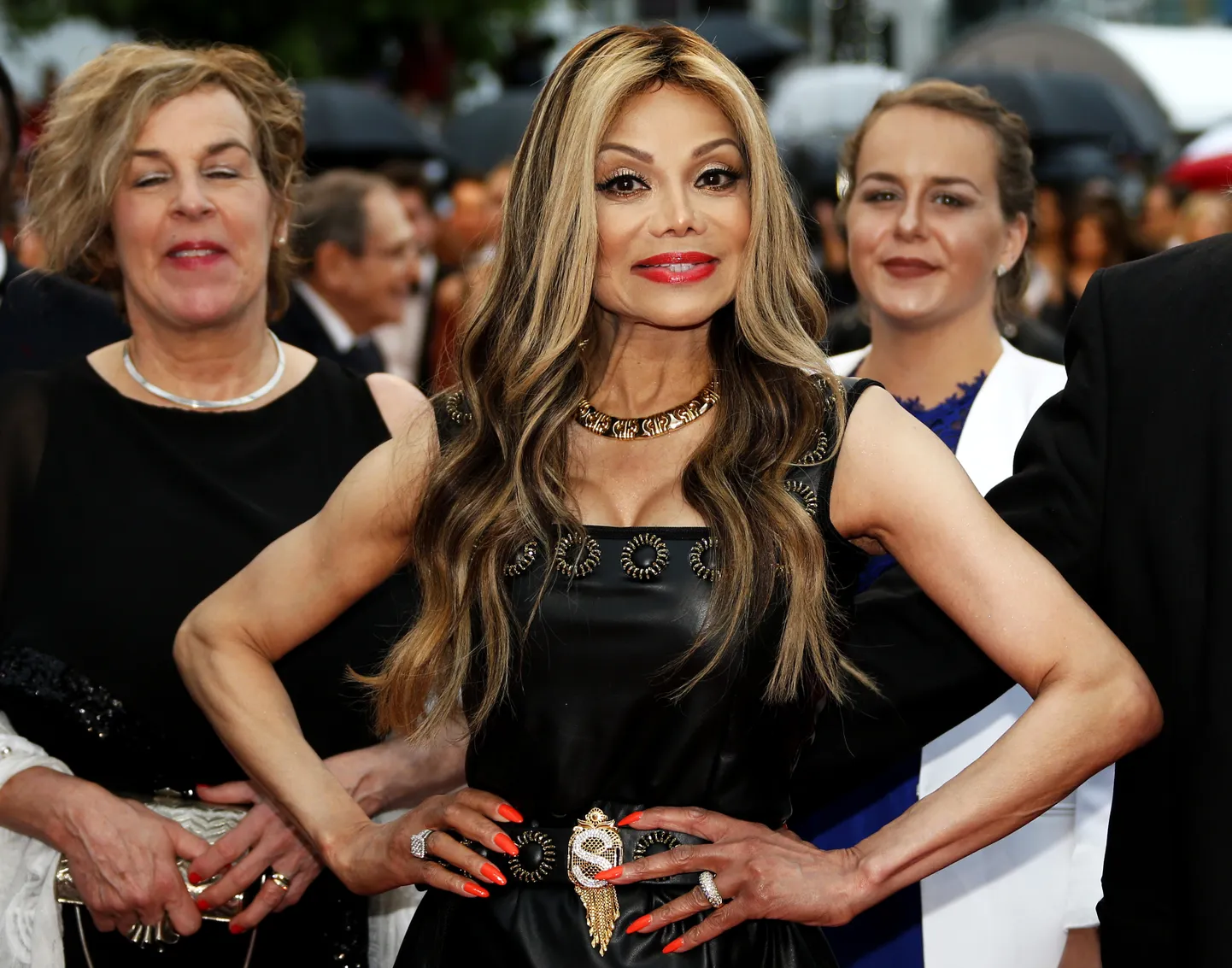 FOTOD Michael Jacksoni 69-aastase õe ehmatav välimus on pannud fännid ...