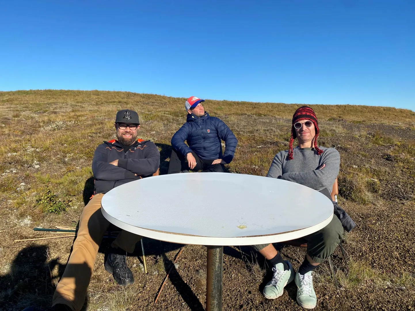 Peegelmajad kerkivad Islandi tegevvulkaani jalamile