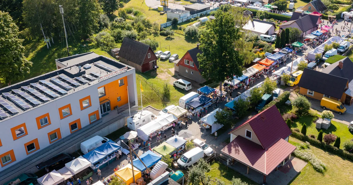 Antsla kesklinn oli tavaliiklejatele suletud