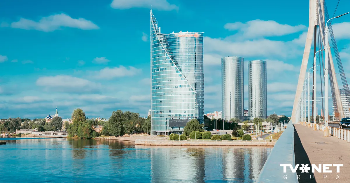 INFOGRAFIKA Latvijas finanšu iestāžu peļņa astoņos mēnešos sasniegusi ...