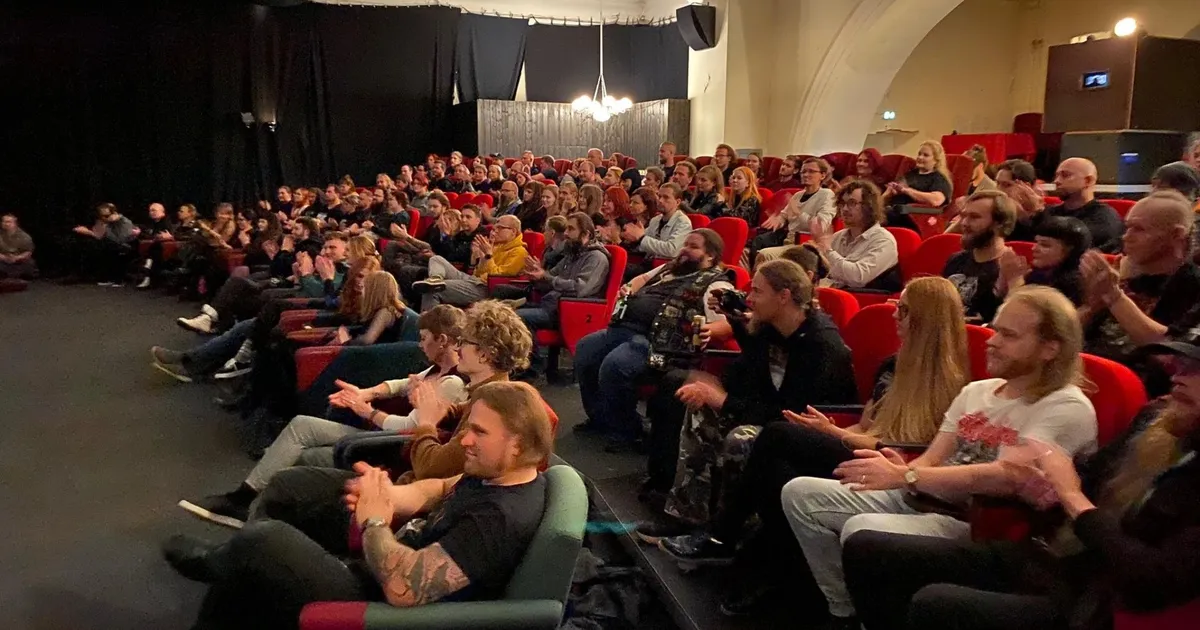 Film kohalikust tumemuusikast täitis Elektriteatri iga istme