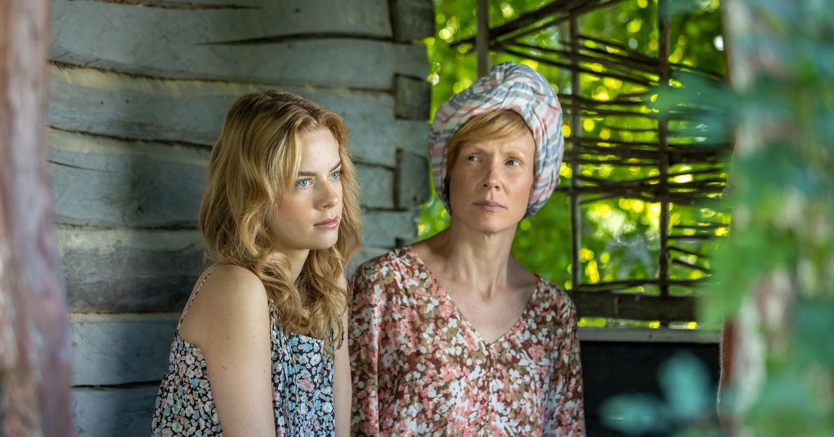 Kodumaises komöödias «Suvitajad» mänginud Maarja Jakobson võrdlusest ...