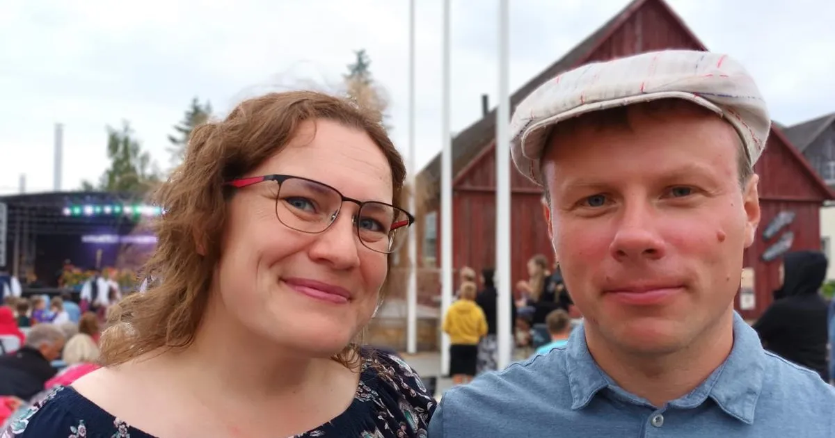 Muhu abielupaar kirjutas lasteraamatule järjeloo