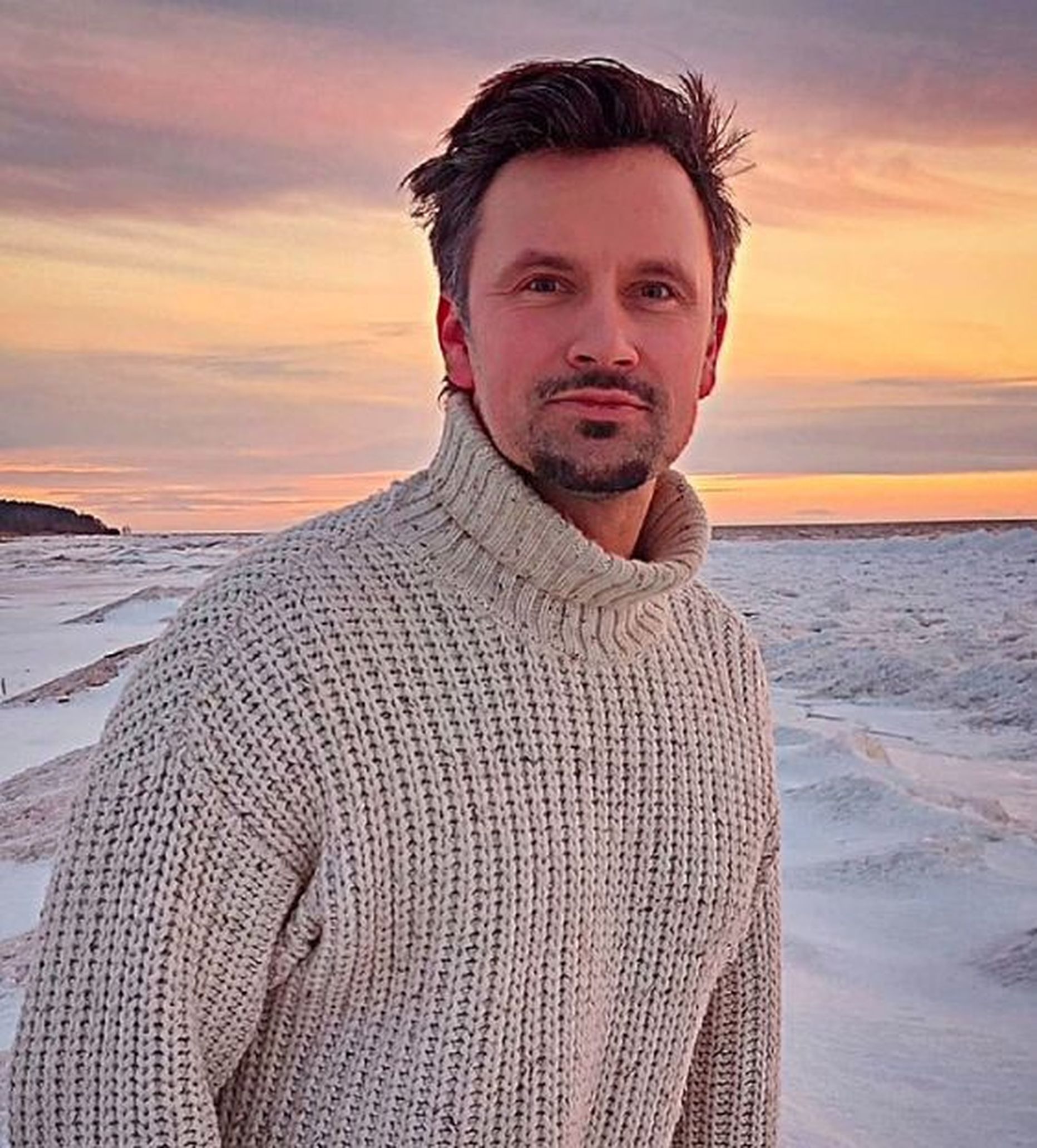 Bulis ar humoru par to, ka vecuma dēļ vairs neiekļūst seksīgāko vīriešu ...