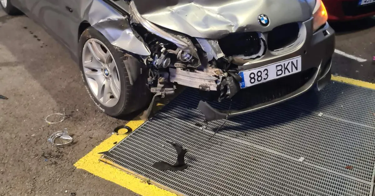 PILDID BMW juht kihutas vastu parklas seisnud Jeepi ja põgenes ...