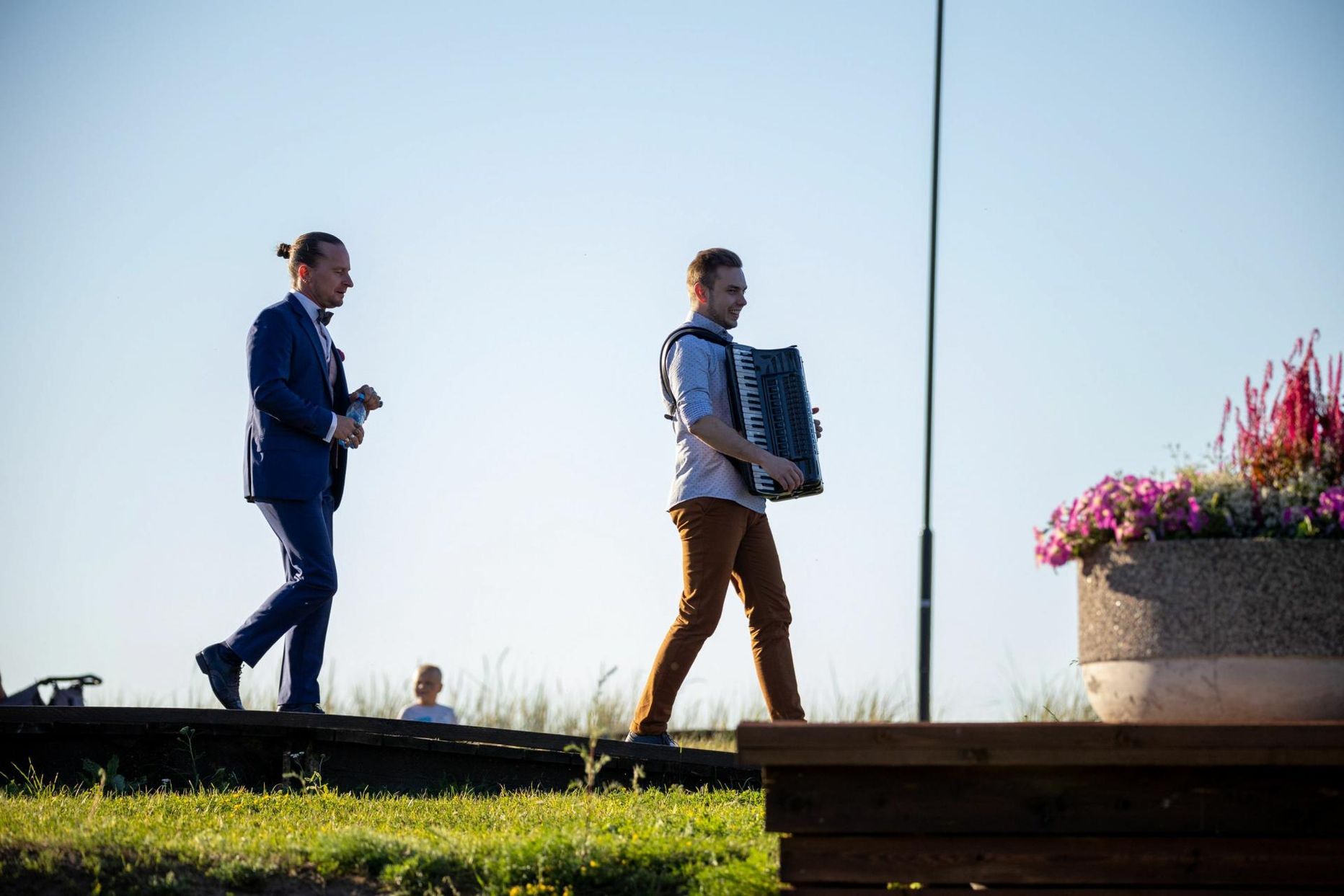 GALERII Marek Sadam ja Martin Trudnikov andsid terrassikontserdi Kunda ...