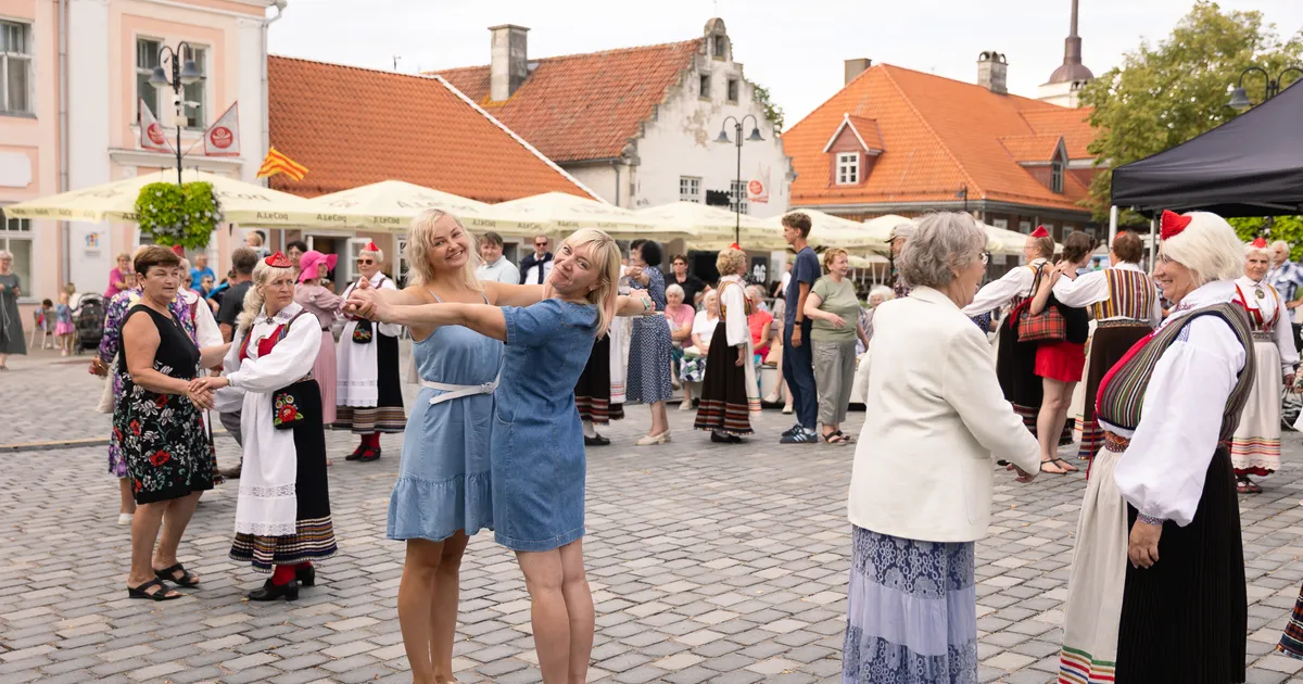 GALERII Neljapäevane labajalg pani rahva tantsima