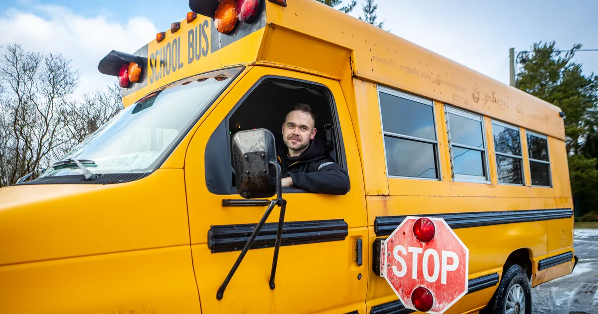 TEHNIKA “Eluaegse autohuvilise” päikseline koolibuss ei jäta kedagi külmaks