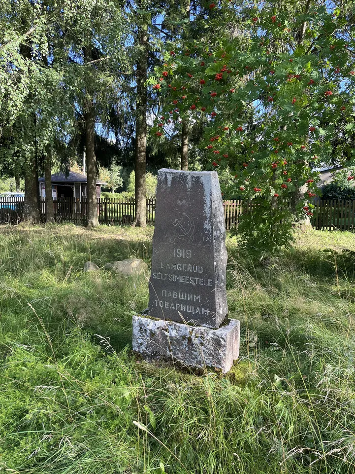Lehtses tekitab rahulolematust vastuoluline punamonument
