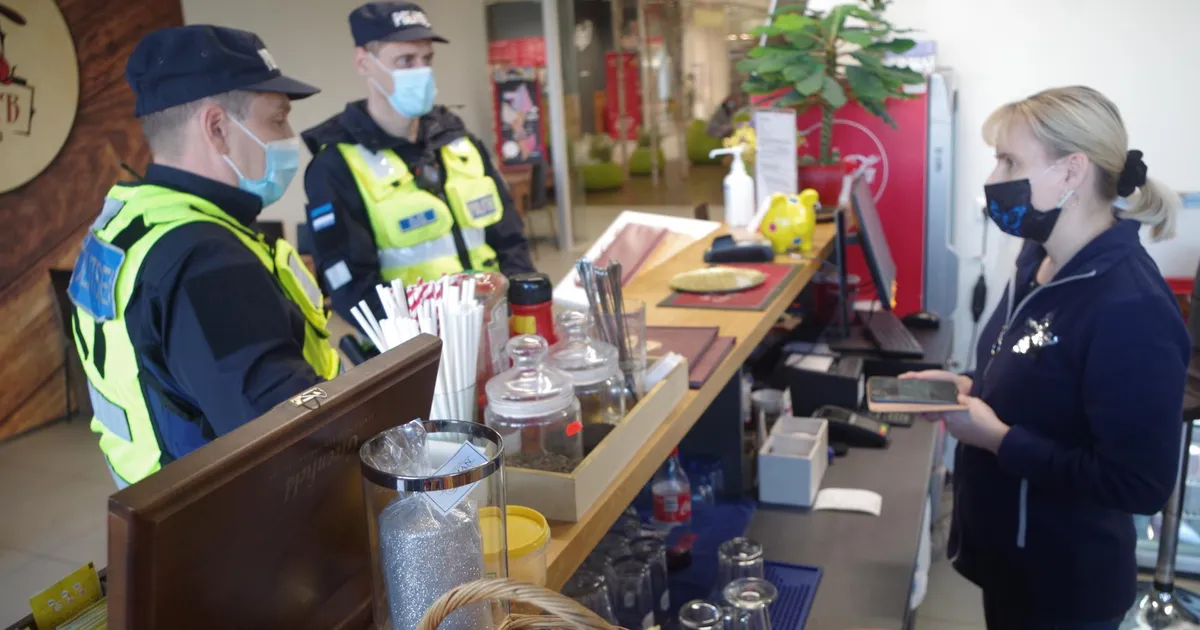 Söögikohta pääseb nüüd kahe tõendi ja maskiga