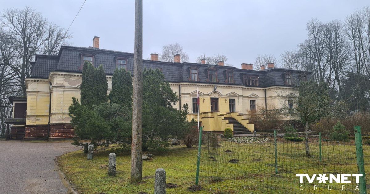 VIDEO Izsolē pārdota Saldus novada Reņģes muiža