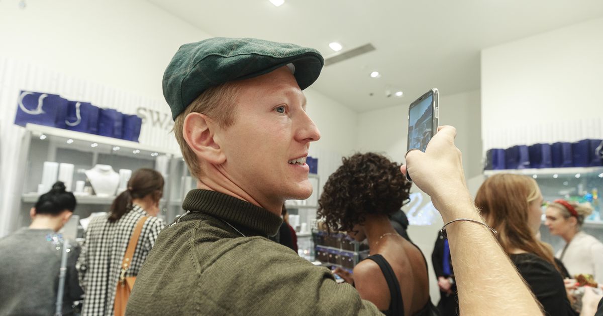 Armastus on õhus: vaata, kellega Ženja Fokin magusalt suudles! - Fläsh ...