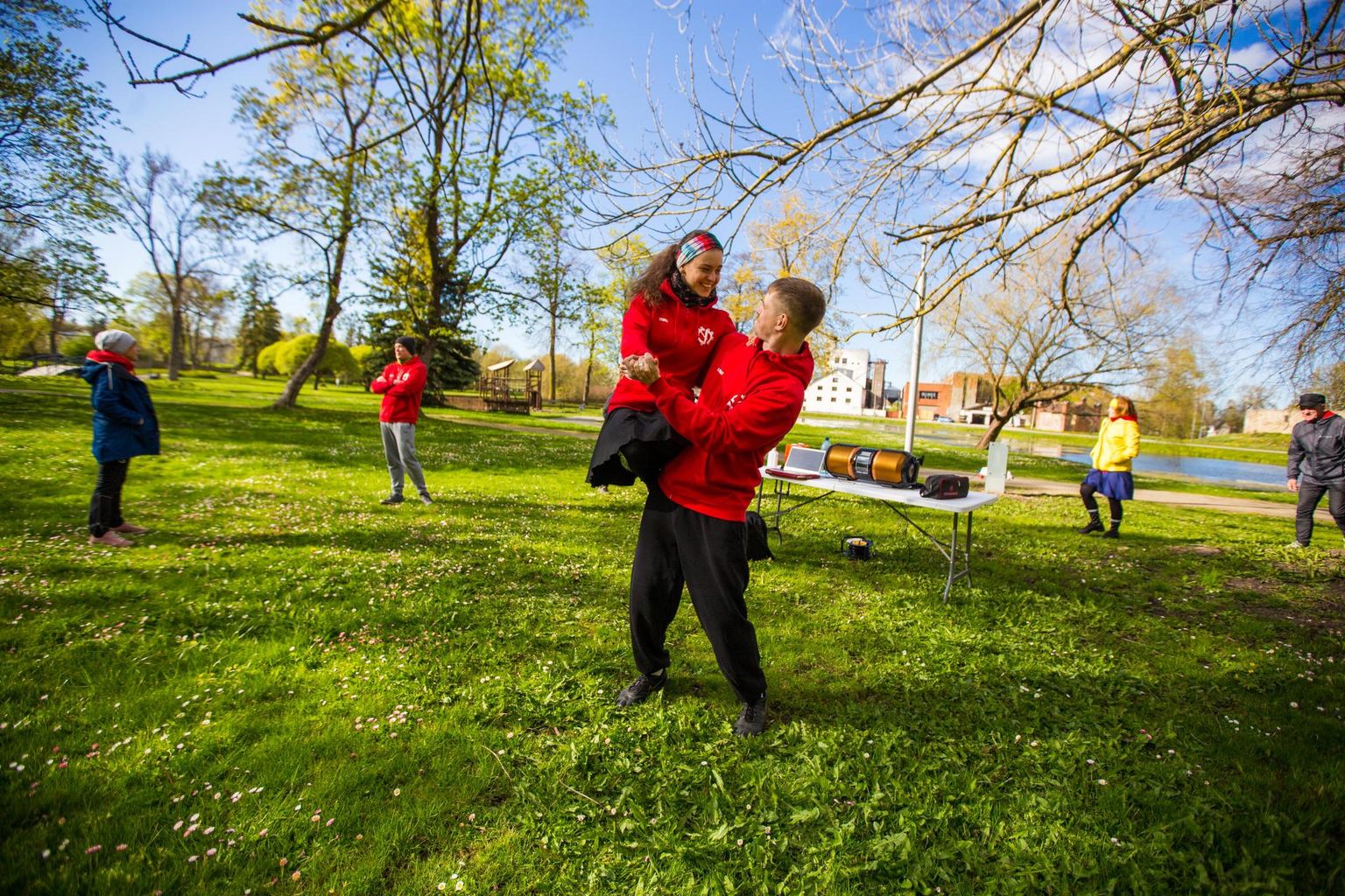 Tantsutrenn elutoas ja orkestriproov üksinda