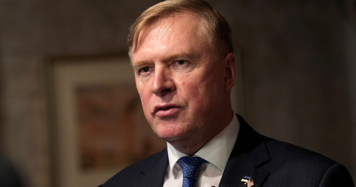 Kaitseminister Kalle Laanet taotleb riigikaitsele lisasüsti