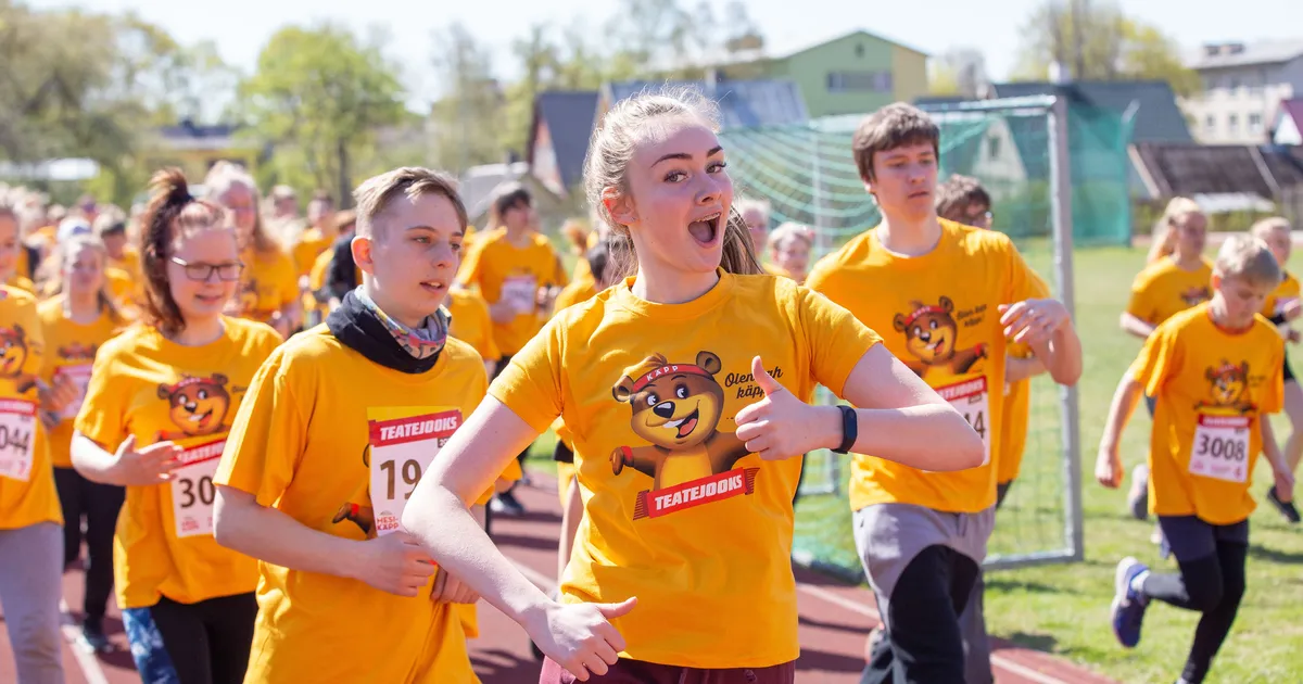 Heategevuslik teatejooks täitis Paide kesklinna rõõmsate lastega