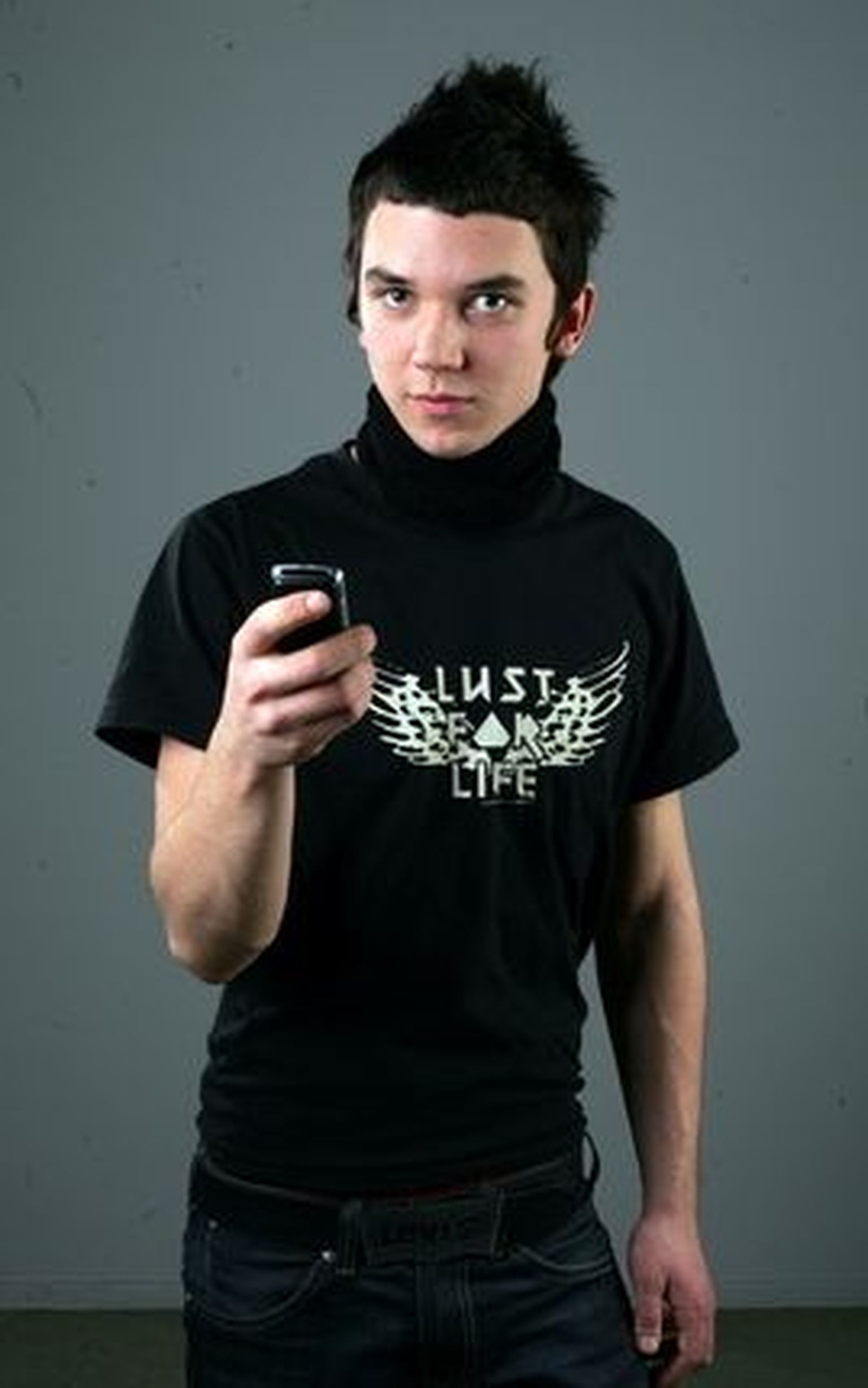 Lauri Pedaja saab ööklubides paha poisi rolli eest peksa