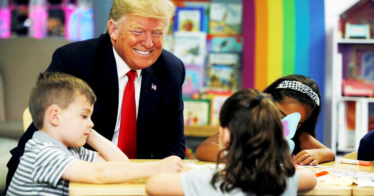 Vai Donalds Tramps nezina, kādās krāsās ir ASV karogs? - Ārvalstīs ...