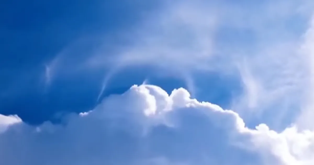 VIDEO «Ta liigutab end!» Ilmahuviline silmas Viljandimaa taevas ...