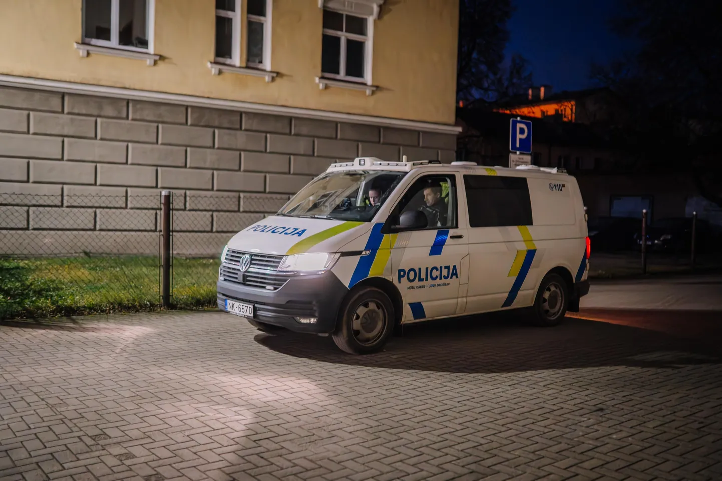 Pusaudzis Imantā sadūris deviņgadīgu puiku