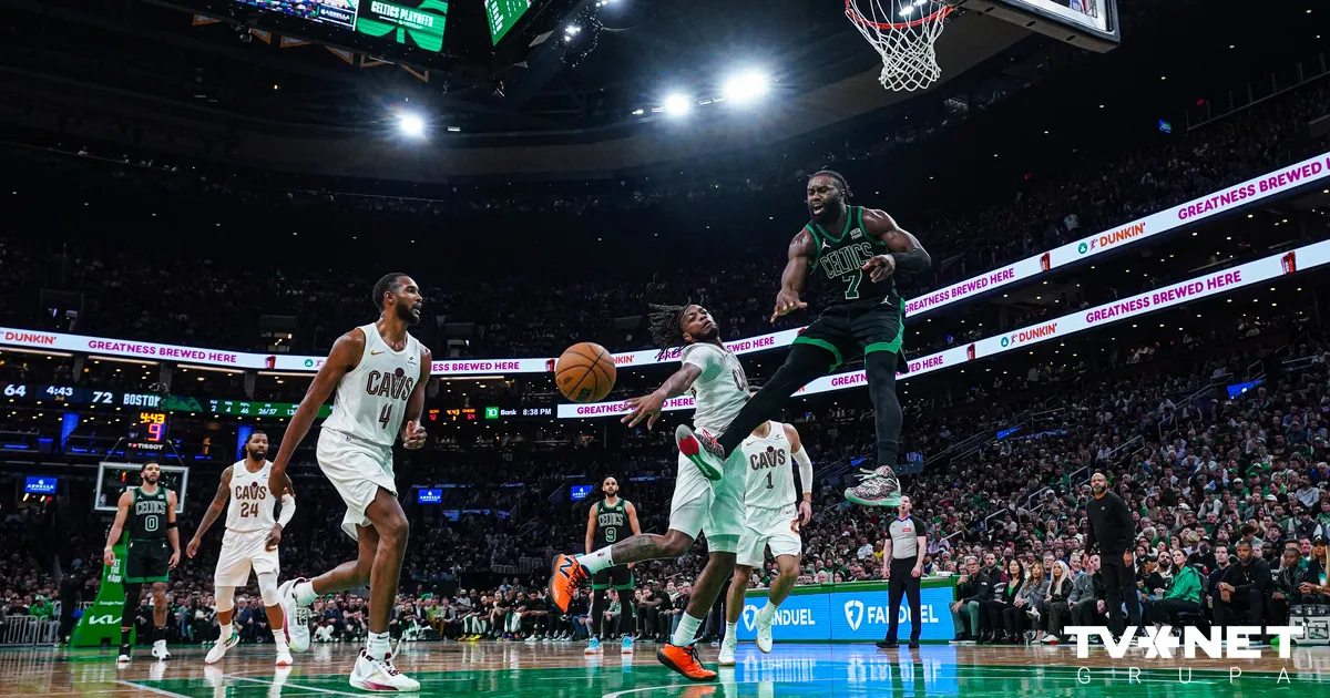 VIDEO Bostonas "Celtics" iekļūst Austrumu konferences finālā