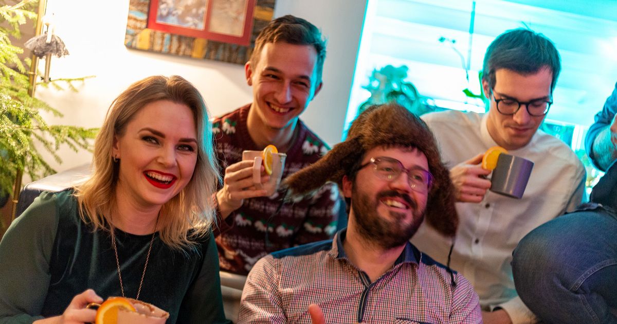 "Very Cool People" mūziķi rada "Kaladū" versiju hiphopa ritmos - Video ...