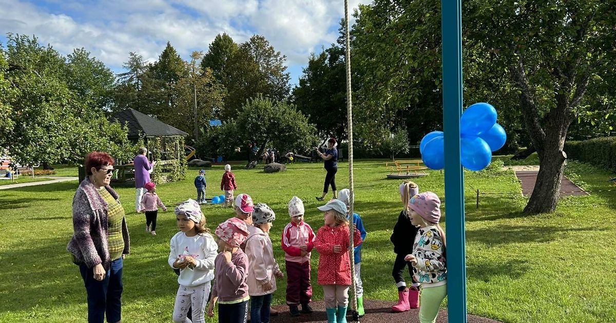 Uhtna jõnglased said spordi-mänguväljaku