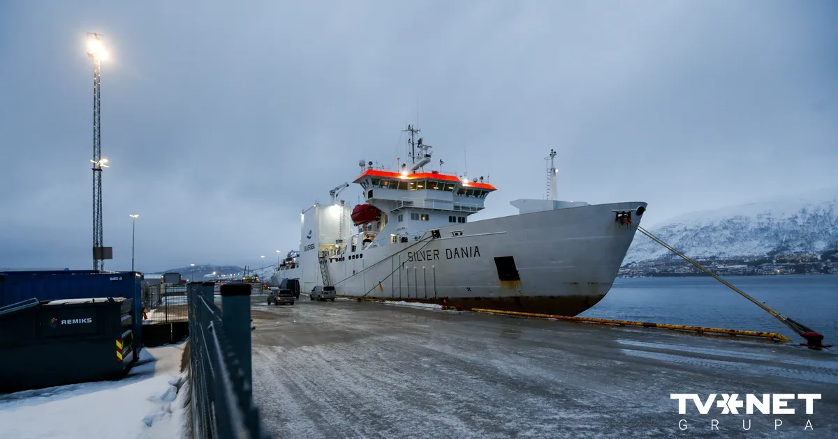 Норвегия освободила судно с российским экипажем, арестованное в связи с ...